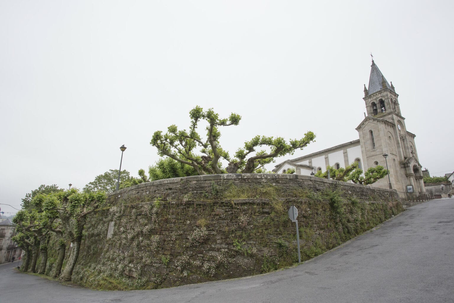 Maps, guides and media - Sarria Tourism Office